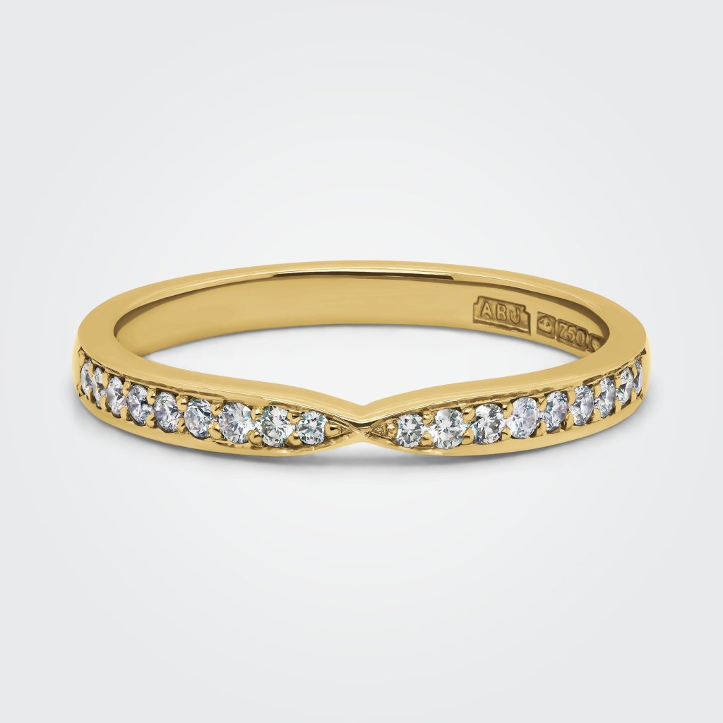 Aveena Round Brilliant Diamond Pinched 18ct Yellow Gold Wedding Band ...